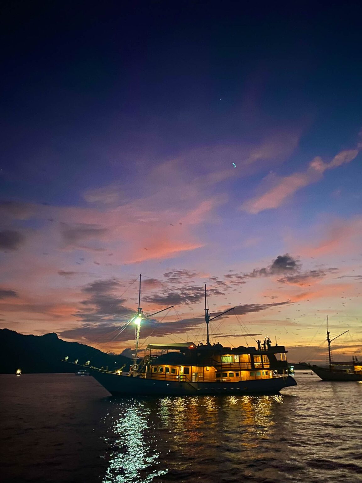 4 Days Adventure In A Boat Navigating Komodo NP