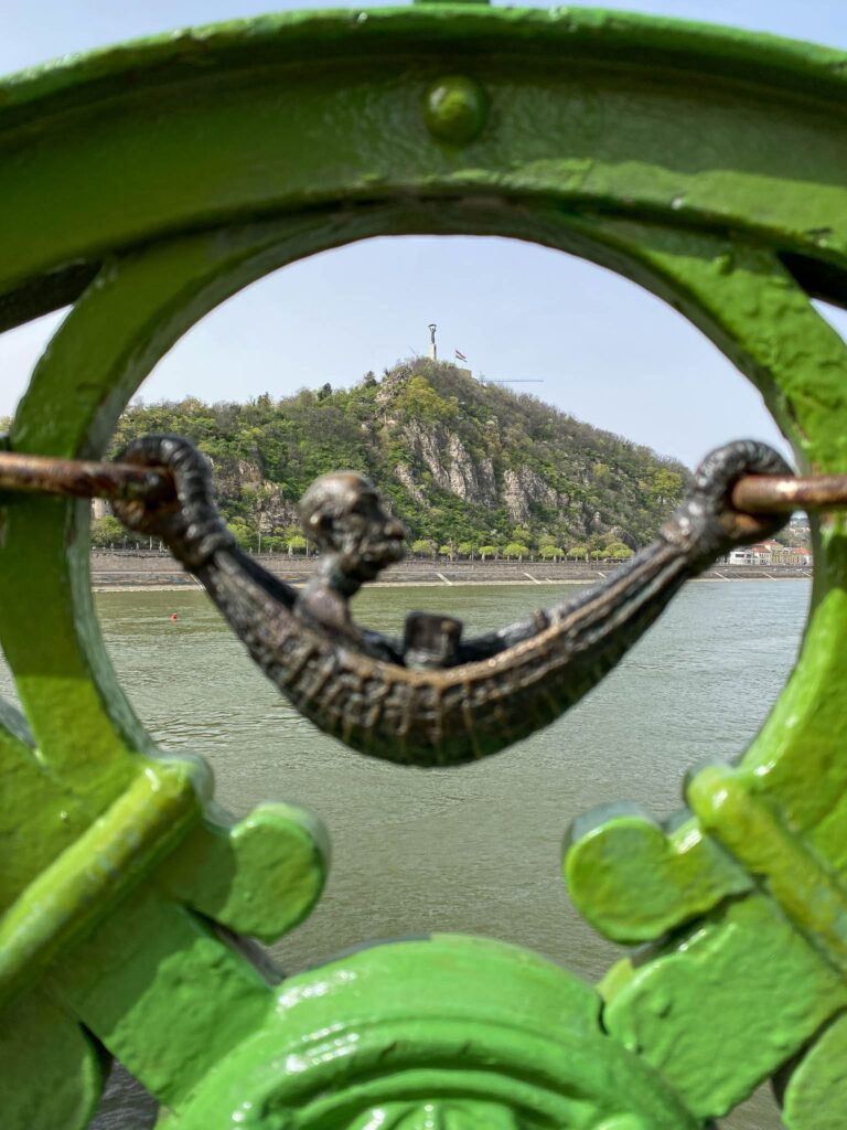 Treasure hunt in Budapest – find the mini Kolodko statues